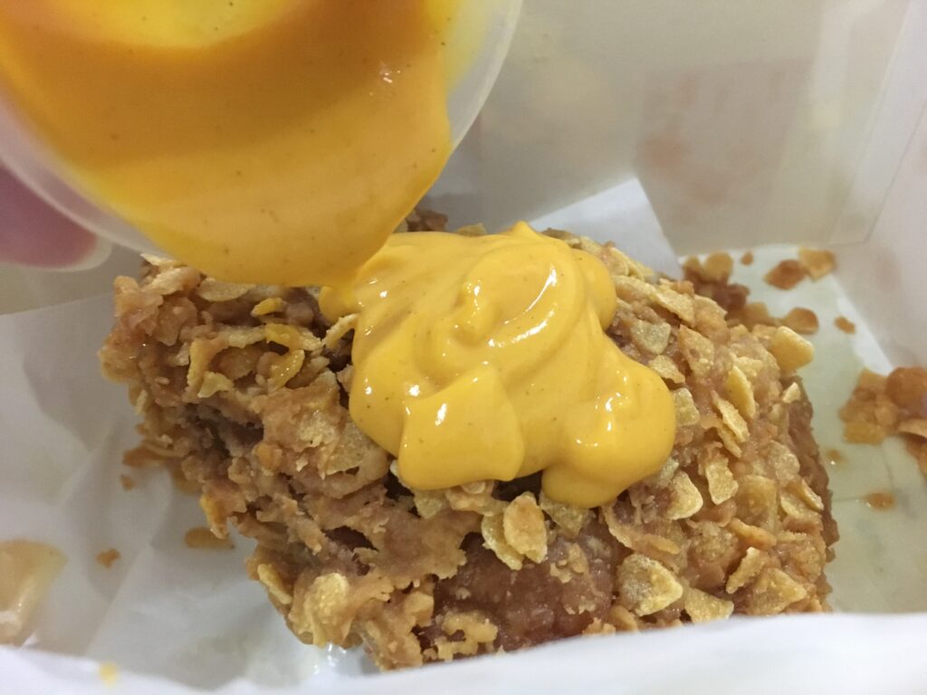 Tasty KFC Nacho Cheezy Crunch with Jalapeno Cheese Sauce | 360Tour.Asia