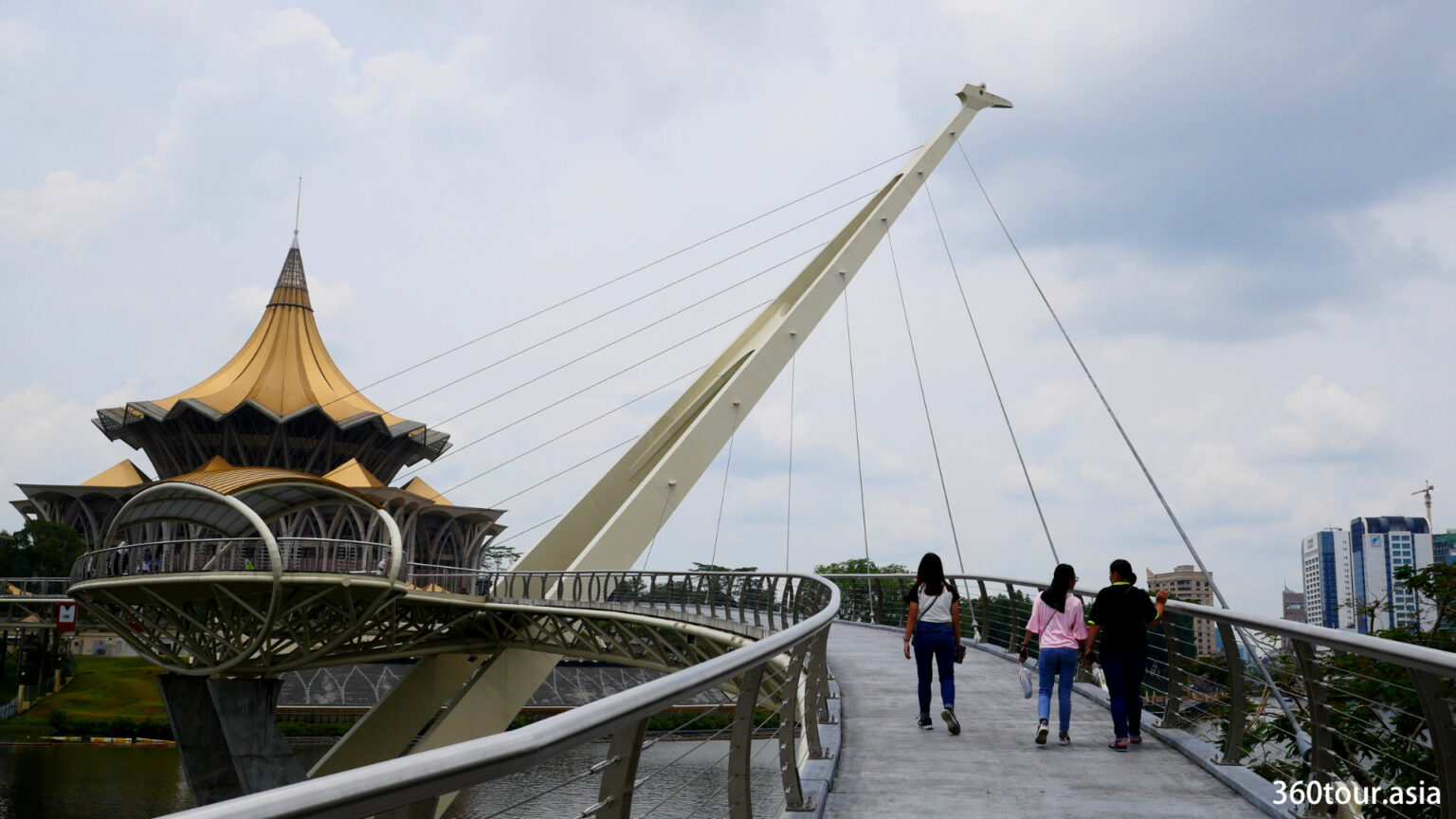 Darul Hana Bridge of Kuching Waterfront | 360Tour.Asia