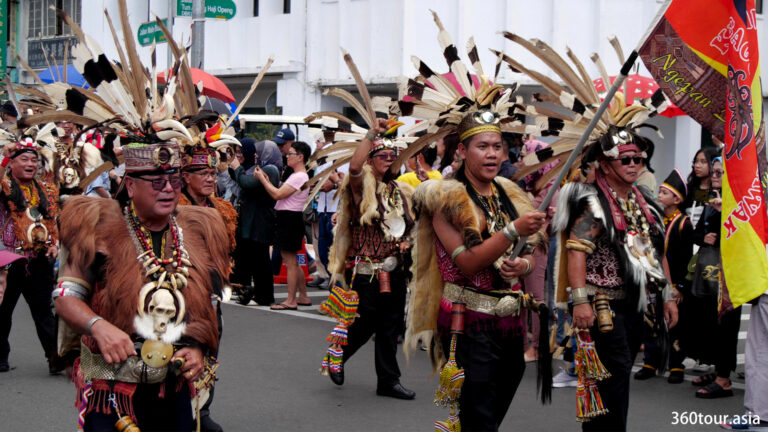 Kuching Gawai Dayak ‘Niti Daun’ Cultural Parade 2024 | 360Tour.Asia
